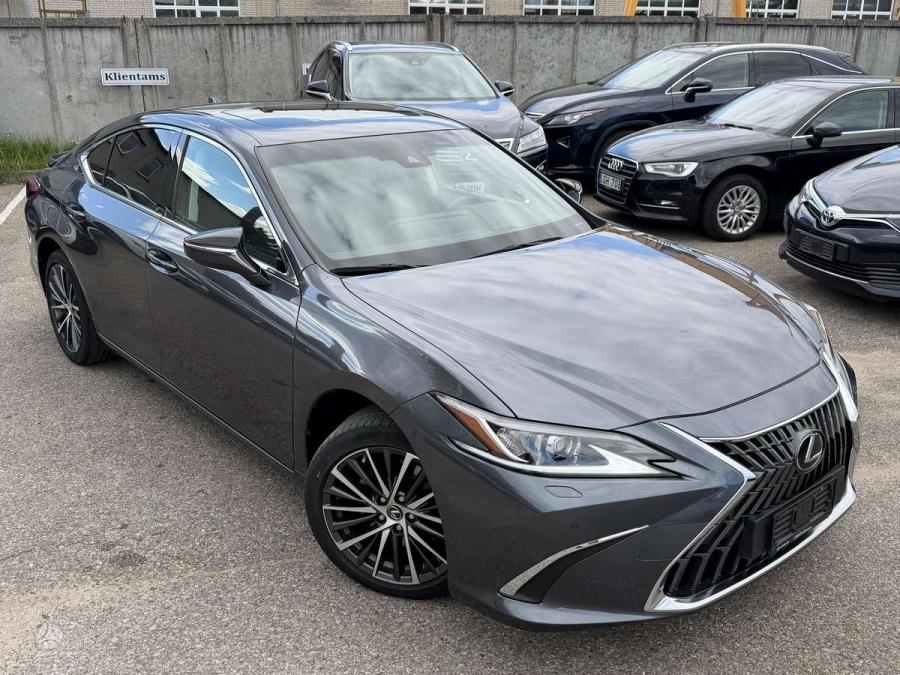 Pelēks Lexus ES 300 H 2023 Viļņa, ar dzinēja tilpumu 2.49 L un nobraukumu 93 tūkst. km par 34600 €, foto 8 vietnē AUTOMOTO.COM.LV