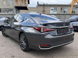 Pelēks Lexus ES 300 H 2023 Viļņa, ar dzinēja tilpumu 2.49 L un nobraukumu 93 tūkst. km par 34600 €, foto 14 vietnē AUTOMOTO.COM.LV
