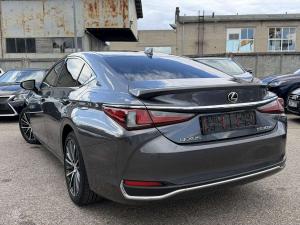 Pelēks Lexus ES 300 H 2023 Viļņa, ar dzinēja tilpumu 2.49 L un nobraukumu 93 tūkst. km par 34600 €, foto 16 vietnē AUTOMOTO.COM.LV