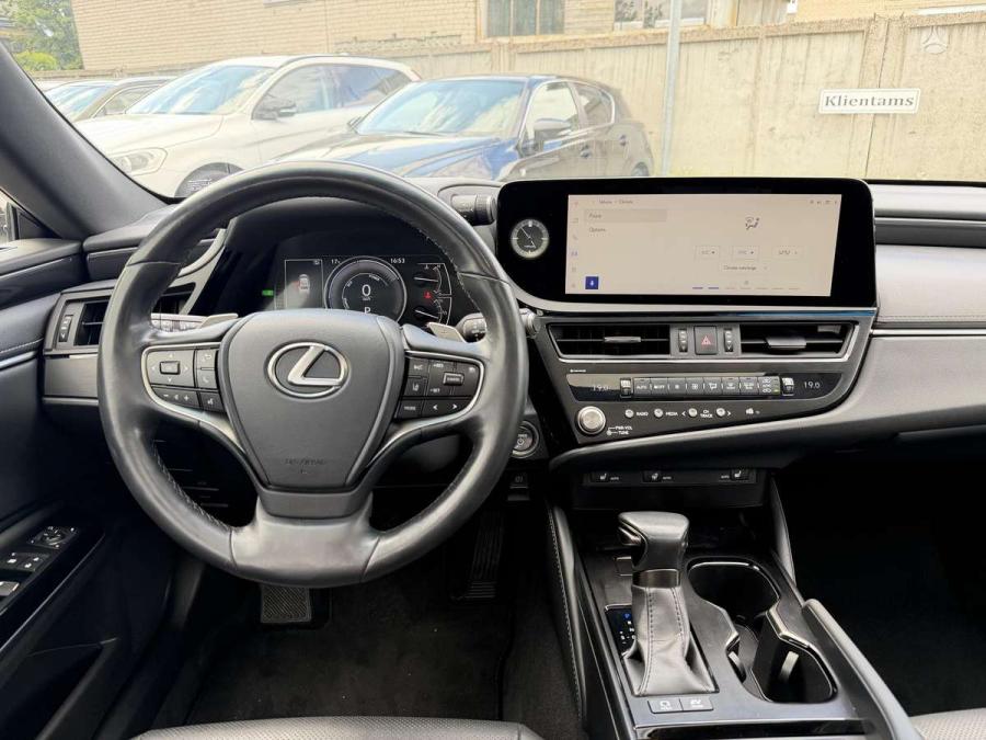 Pelēks Lexus ES 300 H 2023 Viļņa, ar dzinēja tilpumu 2.49 L un nobraukumu 93 tūkst. km par 34600 €, foto 22 vietnē AUTOMOTO.COM.LV