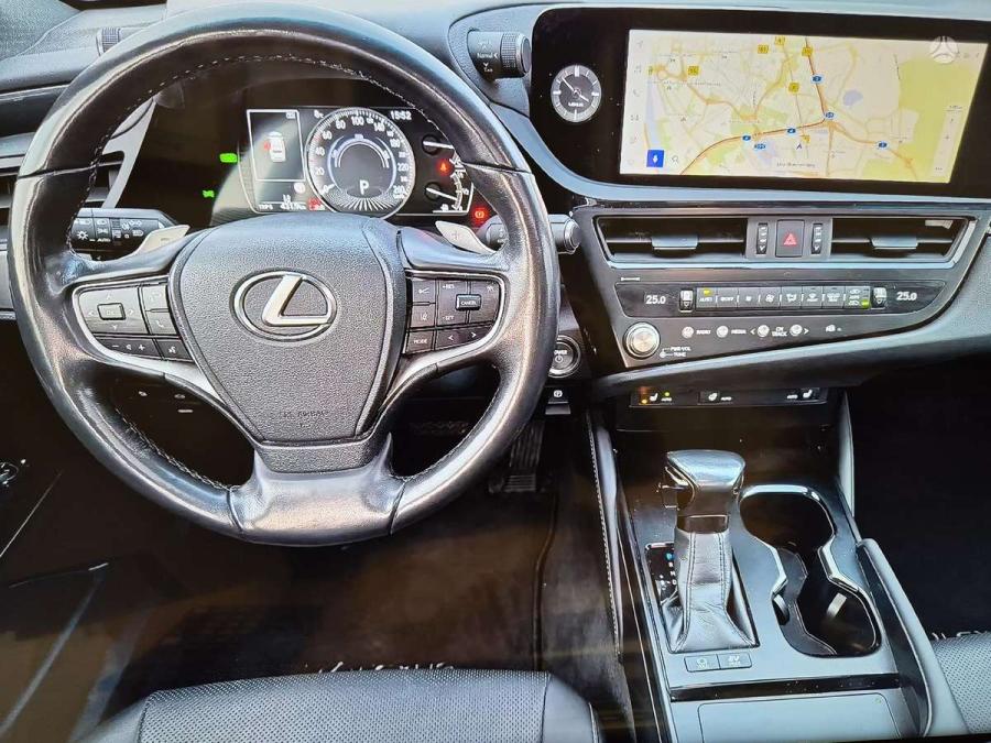 Серый Лексус ES 300 H 2024 в Вильнюс, объемом двигателя 2.49 л и пробегом 115 тыс. км за 34499 €, фото 16 на AUTOMOTO.COM.LV