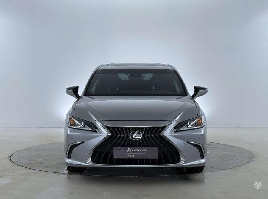 Pelēks Lexus ES 300 H 2024 Viļņa, ar dzinēja tilpumu 2.49 L un nobraukumu 60 tūkst. km par 41900 €, foto 5 vietnē AUTOMOTO.COM.LV