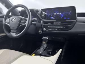 Pelēks Lexus ES 300 H 2024 Viļņa, ar dzinēja tilpumu 2.49 L un nobraukumu 34 tūkst. km par 39900 €, foto 11 vietnē AUTOMOTO.COM.LV