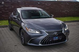 Grey Lexus ES 300 H 2024 in Marijampole, with an engine capacity of 2.49 L and mileage of 190 thousand km for 29950 €, photo 3 on AUTOMOTO.COM.LV