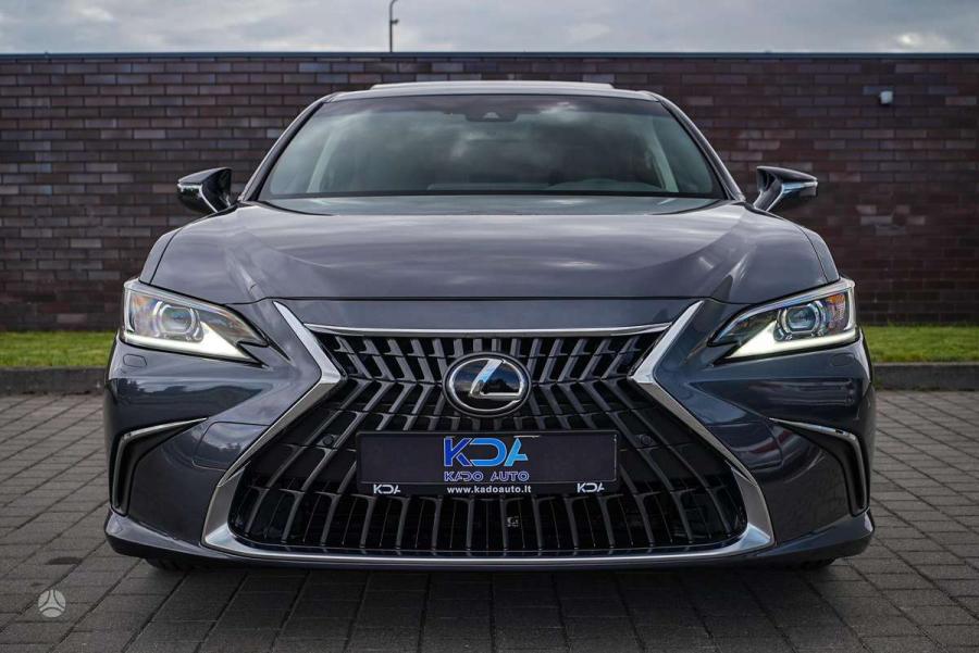 Grey Lexus ES 300 H 2024 in Marijampole, with an engine capacity of 2.49 L and mileage of 190 thousand km for 29950 €, photo 4 on AUTOMOTO.COM.LV