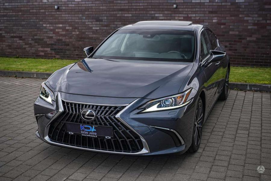 Grey Lexus ES 300 H 2024 in Marijampole, with an engine capacity of 2.49 L and mileage of 190 thousand km for 29950 €, photo 5 on AUTOMOTO.COM.LV