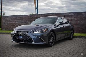 Grey Lexus ES 300 H 2024 in Marijampole, with an engine capacity of 2.49 L and mileage of 190 thousand km for 29950 €, photo 6 on AUTOMOTO.COM.LV