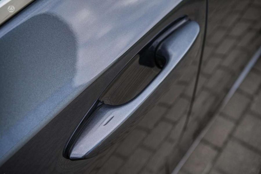 Grey Lexus ES 300 H 2024 in Marijampole, with an engine capacity of 2.49 L and mileage of 190 thousand km for 29950 €, photo 9 on AUTOMOTO.COM.LV