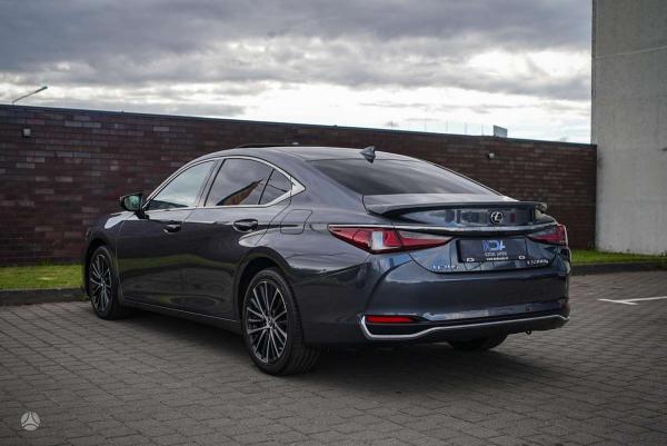 Grey Lexus ES 300 H 2024 in Marijampole, with an engine capacity of 2.49 L and mileage of 190 thousand km for 29950 €, photo 9 on AUTOMOTO.COM.LV
