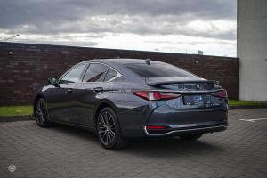 Grey Lexus ES 300 H 2024 in Marijampole, with an engine capacity of 2.49 L and mileage of 190 thousand km for 29950 €, photo 10 on AUTOMOTO.COM.LV
