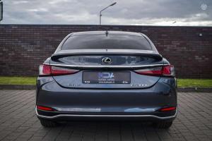 Grey Lexus ES 300 H 2024 in Marijampole, with an engine capacity of 2.49 L and mileage of 190 thousand km for 29950 €, photo 12 on AUTOMOTO.COM.LV