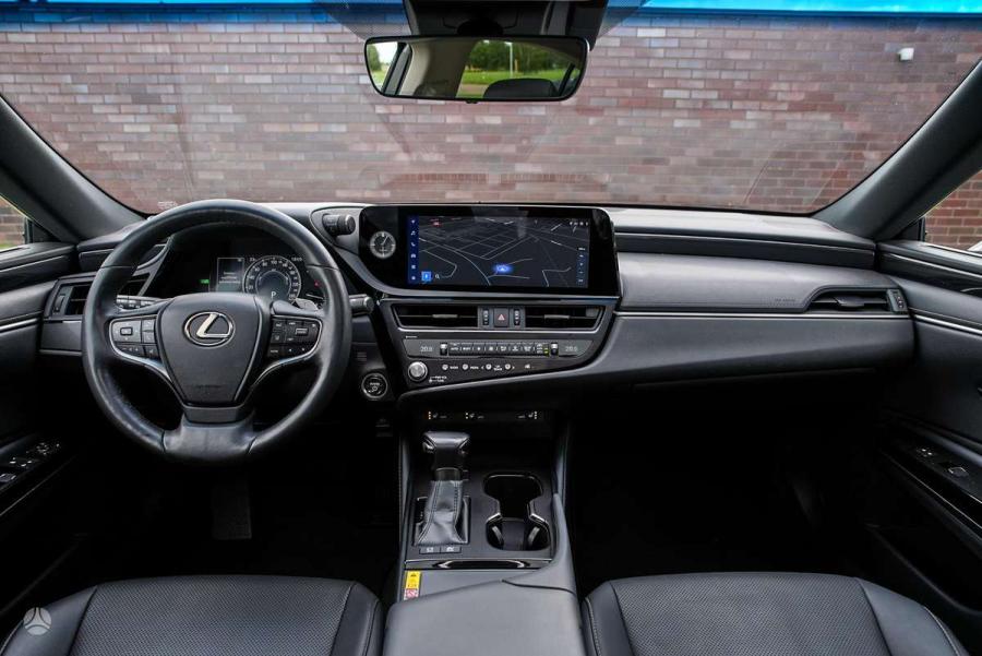 Grey Lexus ES 300 H 2024 in Marijampole, with an engine capacity of 2.49 L and mileage of 190 thousand km for 29950 €, photo 17 on AUTOMOTO.COM.LV