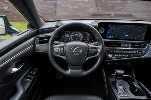 Grey Lexus ES 300 H 2024 in Marijampole, with an engine capacity of 2.49 L and mileage of 190 thousand km for 29950 €, photo 18 on AUTOMOTO.COM.LV