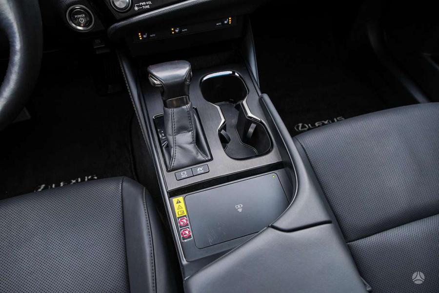 Grey Lexus ES 300 H 2024 in Marijampole, with an engine capacity of 2.49 L and mileage of 190 thousand km for 29950 €, photo 23 on AUTOMOTO.COM.LV