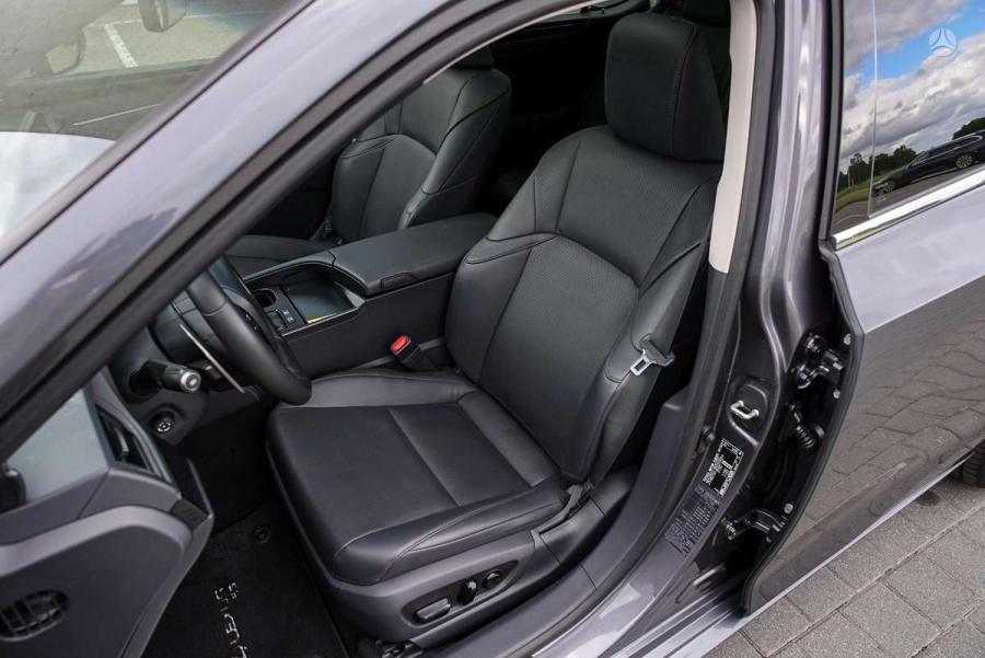 Grey Lexus ES 300 H 2024 in Marijampole, with an engine capacity of 2.49 L and mileage of 190 thousand km for 29950 €, photo 33 on AUTOMOTO.COM.LV