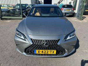 Grey Lexus ES 300 H 2024 in Prienai, with an engine capacity of 2.49 L and mileage of 84 thousand km for 23499 €, photo 6 on AUTOMOTO.COM.LV
