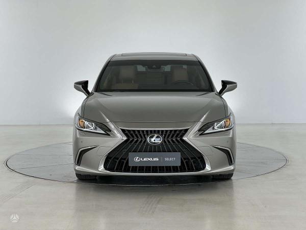 Grey Lexus ES 300 H 2024 in Vilnius, with an engine capacity of 2.49 L and mileage of 63 thousand km for 42900 €, photo 6 on AUTOMOTO.COM.LV