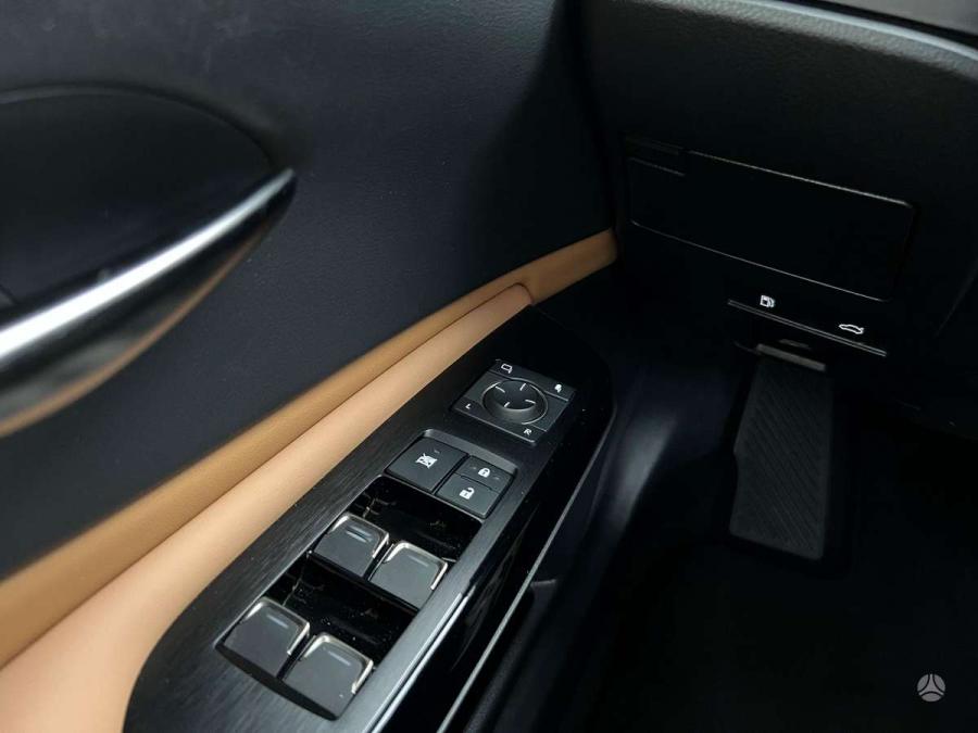 Grey Lexus ES 300 H 2024 in Vilnius, with an engine capacity of 2.49 L and mileage of 63 thousand km for 42900 €, photo 26 on AUTOMOTO.COM.LV