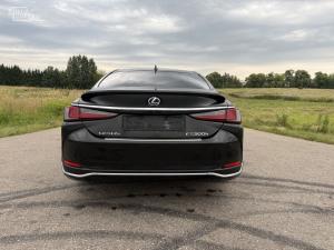 Lexus ES 300 H 2020 Kauņa, ar dzinēja tilpumu 2.50 L un nobraukumu 280 tūkst. km par 17600 €, foto 4 vietnē AUTOMOTO.COM.LV