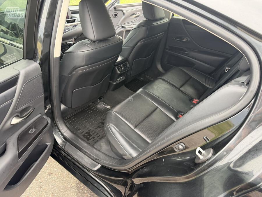 Lexus ES 300 H 2020 Kauņa, ar dzinēja tilpumu 2.50 L un nobraukumu 280 tūkst. km par 17600 €, foto 13 vietnē AUTOMOTO.COM.LV