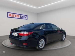 White Lexus ES 300 H 2013 in Vilnius, with an engine capacity of 0.00 L and mileage of 175 thousand km for 12799 €, photo 6 on AUTOMOTO.COM.LV
