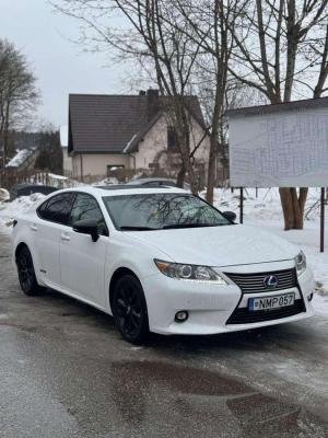 Balts Lexus ES 300 H 2015 Viļņa, ar dzinēja tilpumu 2.50 L un nobraukumu 178 tūkst. km par 13450 €, foto 2 vietnē AUTOMOTO.COM.LV