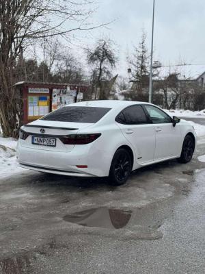 Balts Lexus ES 300 H 2015 Viļņa, ar dzinēja tilpumu 2.50 L un nobraukumu 178 tūkst. km par 13450 €, foto 3 vietnē AUTOMOTO.COM.LV