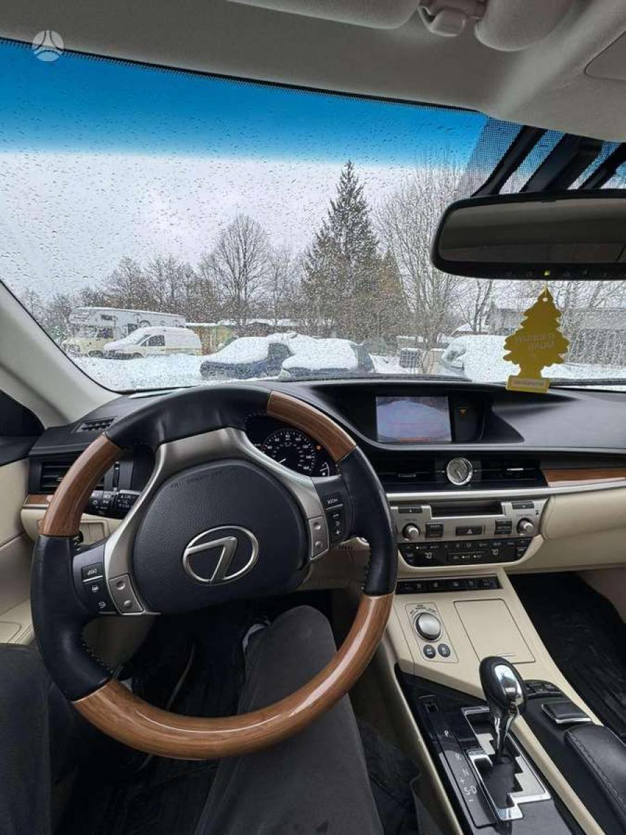Balts Lexus ES 300 H 2015 Viļņa, ar dzinēja tilpumu 2.50 L un nobraukumu 178 tūkst. km par 13450 €, foto 8 vietnē AUTOMOTO.COM.LV