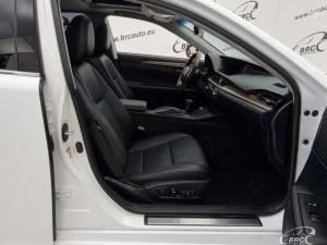 White Lexus ES 300 H 2015 in Vilnius, with an engine capacity of 2.49 L and mileage of 161 thousand km for 11900 €, photo 6 on AUTOMOTO.COM.LV