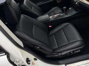 White Lexus ES 300 H 2015 in Vilnius, with an engine capacity of 2.49 L and mileage of 161 thousand km for 11900 €, photo 7 on AUTOMOTO.COM.LV