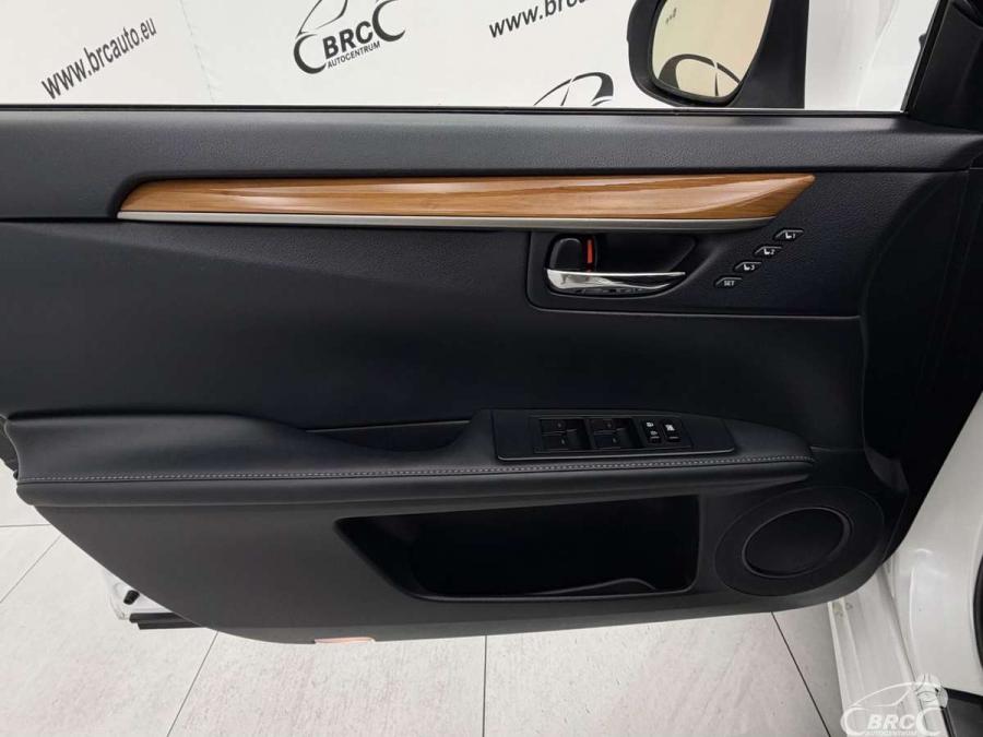 White Lexus ES 300 H 2015 in Vilnius, with an engine capacity of 2.49 L and mileage of 161 thousand km for 11900 €, photo 22 on AUTOMOTO.COM.LV