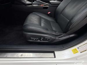 White Lexus ES 300 H 2015 in Vilnius, with an engine capacity of 2.49 L and mileage of 161 thousand km for 11900 €, photo 24 on AUTOMOTO.COM.LV