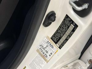 White Lexus ES 300 H 2015 in Vilnius, with an engine capacity of 2.49 L and mileage of 161 thousand km for 11900 €, photo 25 on AUTOMOTO.COM.LV