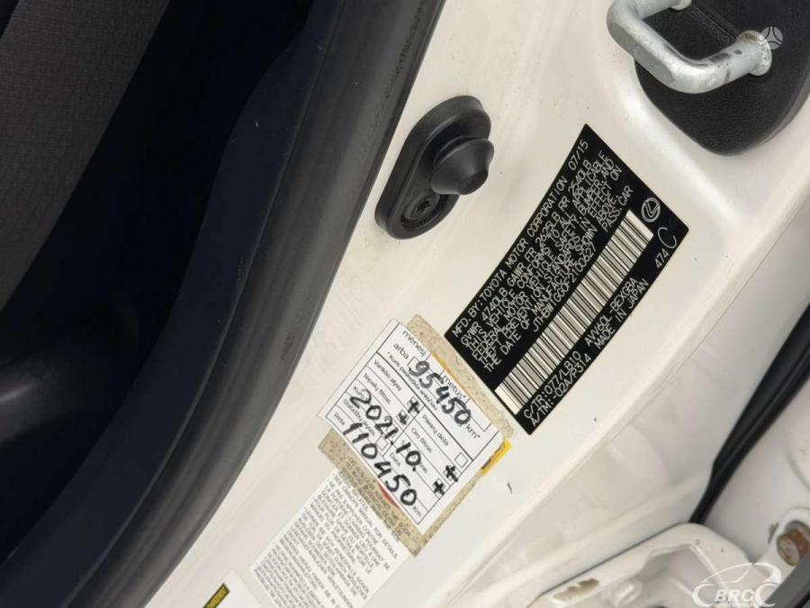 White Lexus ES 300 H 2015 in Vilnius, with an engine capacity of 2.49 L and mileage of 161 thousand km for 11900 €, photo 25 on AUTOMOTO.COM.LV