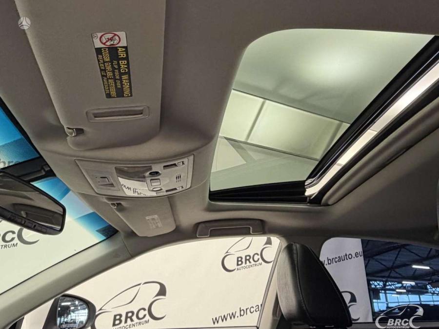 White Lexus ES 300 H 2015 in Vilnius, with an engine capacity of 2.49 L and mileage of 161 thousand km for 11900 €, photo 28 on AUTOMOTO.COM.LV