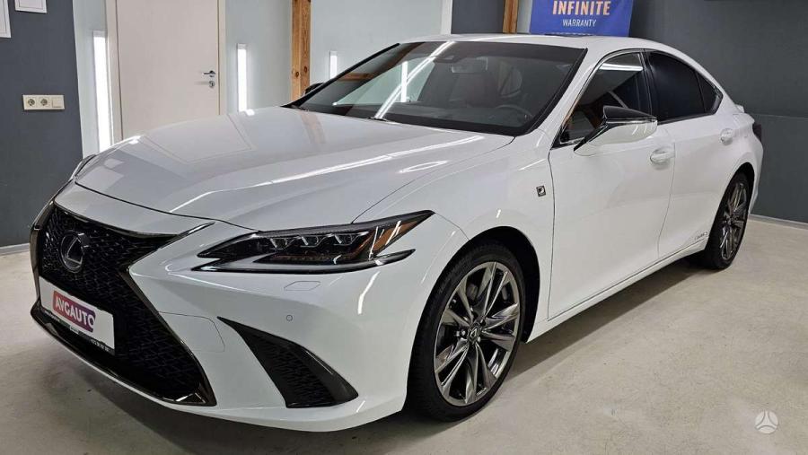 Balts Lexus ES 300 H 2019 Tallina, ar dzinēja tilpumu 2.49 L un nobraukumu 80 tūkst. km par 36999 €, foto 2 vietnē AUTOMOTO.COM.LV