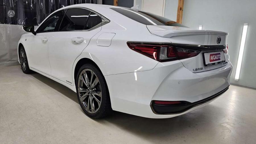 Balts Lexus ES 300 H 2019 Tallina, ar dzinēja tilpumu 2.49 L un nobraukumu 80 tūkst. km par 36999 €, foto 4 vietnē AUTOMOTO.COM.LV