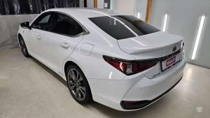 Balts Lexus ES 300 H 2019 Tallina, ar dzinēja tilpumu 2.49 L un nobraukumu 80 tūkst. km par 36999 €, foto 5 vietnē AUTOMOTO.COM.LV