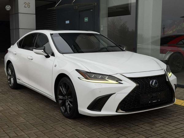 White Lexus ES 300 H 2020 in Vilnius, with an engine capacity of 2.49 L and mileage of 180 thousand km for 29999 €, photo 8 on AUTOMOTO.COM.LV