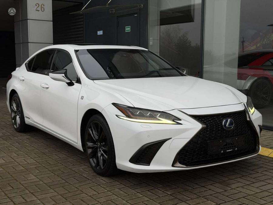 Balts Lexus ES 300 H 2020 Viļņa, ar dzinēja tilpumu 2.49 L un nobraukumu 180 tūkst. km par 29999 €, foto 8 vietnē AUTOMOTO.COM.LV