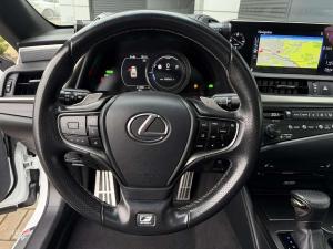 Balts Lexus ES 300 H 2020 Viļņa, ar dzinēja tilpumu 2.49 L un nobraukumu 180 tūkst. km par 29999 €, foto 13 vietnē AUTOMOTO.COM.LV