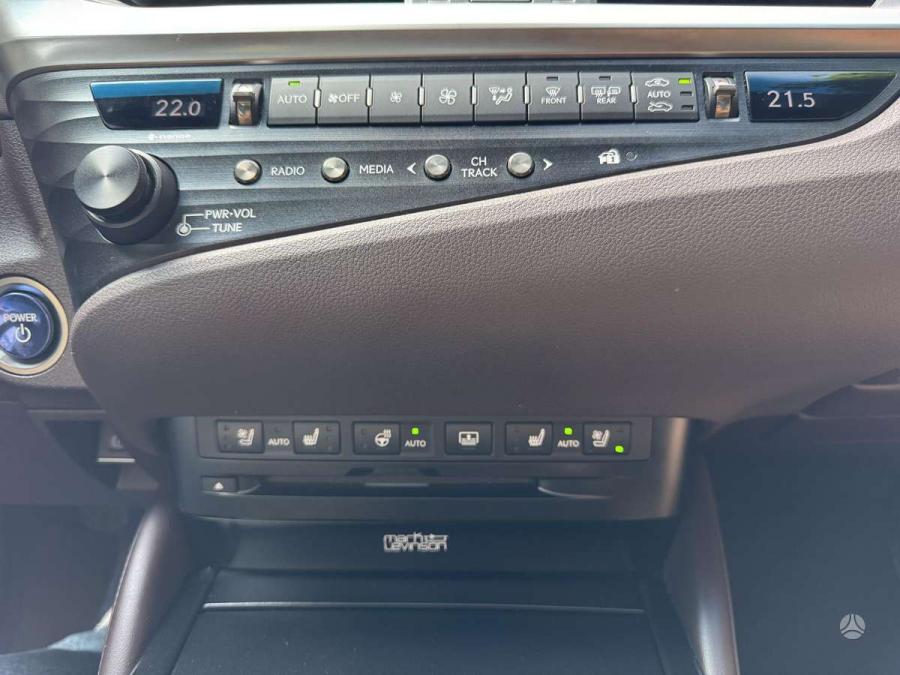 Yellow Lexus ES 300 H 2020 in Vilnius, with an engine capacity of 2.50 L and mileage of 79 thousand km for 35000 €, photo 15 on AUTOMOTO.COM.LV