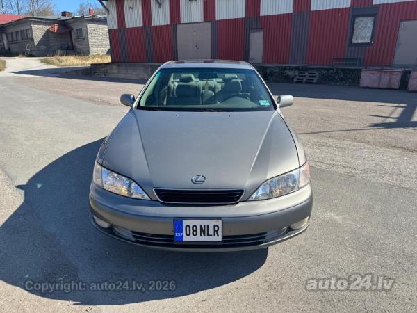 Smilšu krāsa Lexus ES 1998 Tallina, ar dzinēja tilpumu 3.00 L un nobraukumu 191 tūkst. km par 6000 €, foto 8 vietnē AUTOMOTO.COM.LV