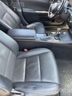 Melns Lexus ES 2016 Rīga, ar dzinēja tilpumu 2.50 L un nobraukumu 295 tūkst. km par 10500 €, foto 12 vietnē AUTOMOTO.COM.LV