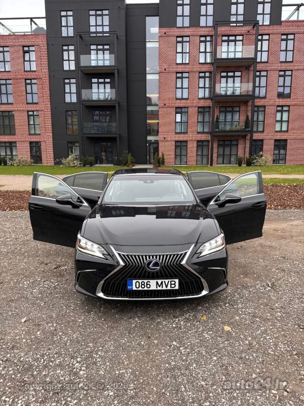 Black Lexus ES 2019 in Tallinn, with an engine capacity of 2.50 L and mileage of 182 thousand km for 27000 €, photo 1 on AUTOMOTO.COM.LV