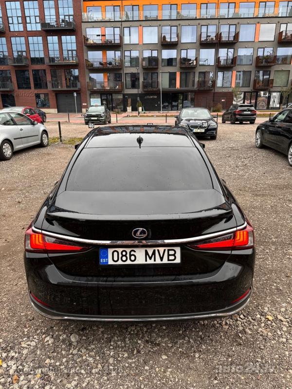 Black Lexus ES 2019 in Tallinn, with an engine capacity of 2.50 L and mileage of 182 thousand km for 27000 €, photo 8 on AUTOMOTO.COM.LV