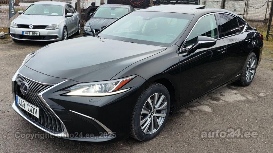 Black Lexus ES 2020 in Tallinn, with an engine capacity of 2.50 L and mileage of 270 thousand km for 26250 €, photo 3 on AUTOMOTO.COM.LV