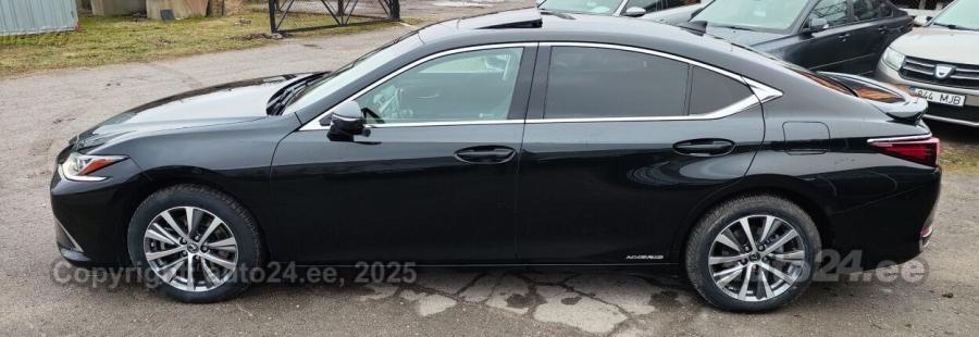 Black Lexus ES 2020 in Tallinn, with an engine capacity of 2.50 L and mileage of 270 thousand km for 26250 €, photo 4 on AUTOMOTO.COM.LV
