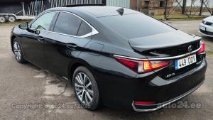 Black Lexus ES 2020 in Tallinn, with an engine capacity of 2.50 L and mileage of 270 thousand km for 26250 €, photo 5 on AUTOMOTO.COM.LV
