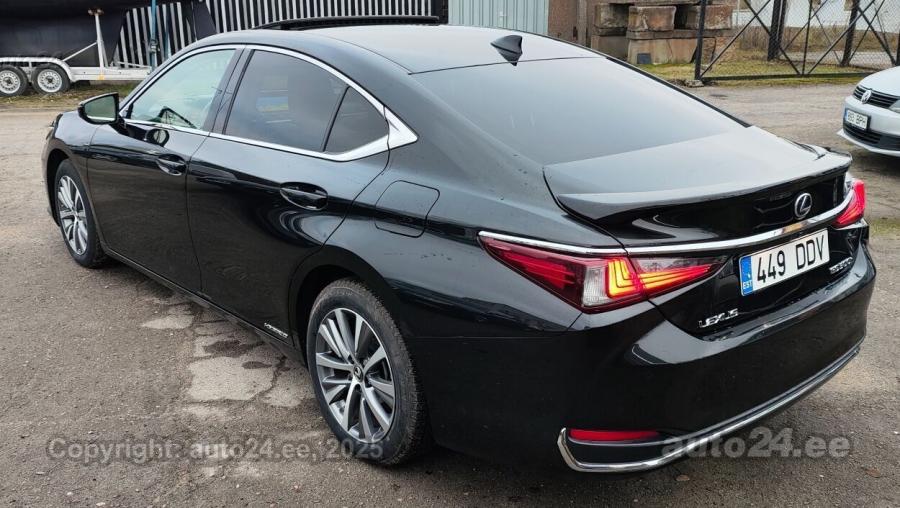 Black Lexus ES 2020 in Tallinn, with an engine capacity of 2.50 L and mileage of 270 thousand km for 26250 €, photo 5 on AUTOMOTO.COM.LV